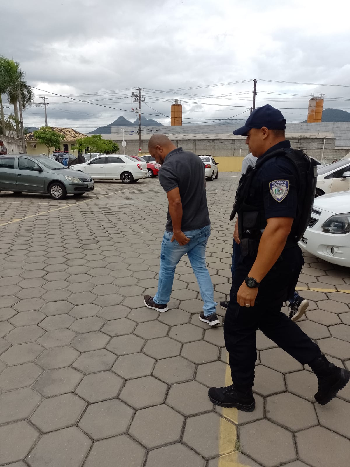 Guarda Municipal de Maricá atua na prisão de acusado de violência ...