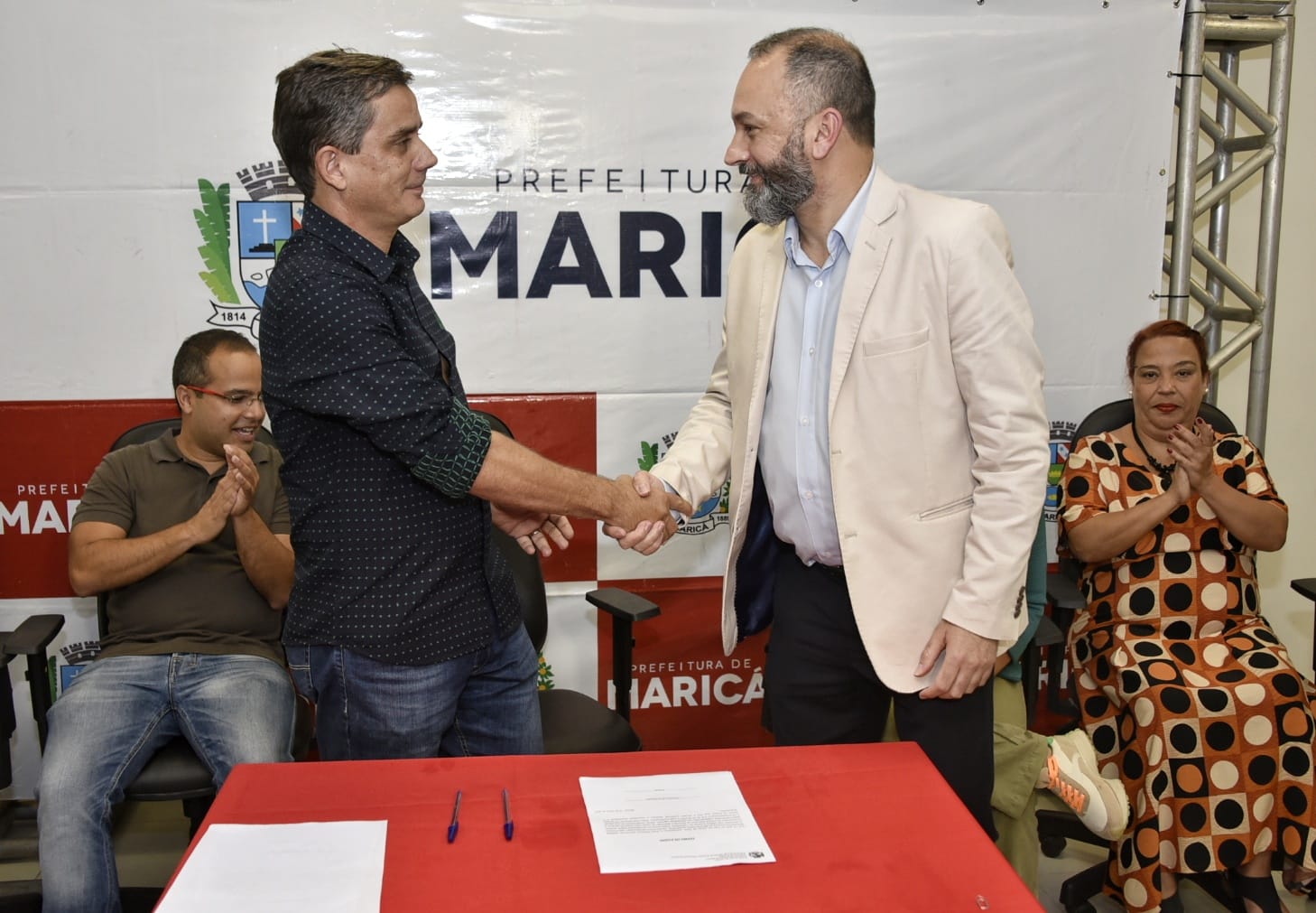 Prefeito de Maricá dá posse a novos secretários - Prefeitura de Maricá